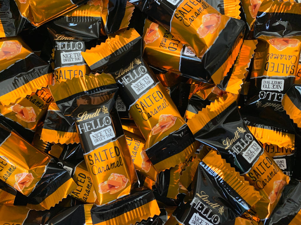 Lindt Hello Mini Salted Caramel – Chocolate Emporium Lindt Hello Mini Salted Caramel – Chocolate Emporium