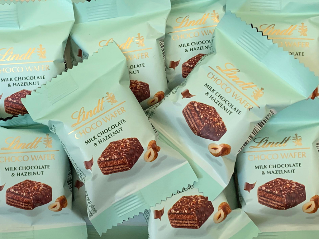Lindt Hazelnut Milk Chocolate Choco Wafer | 13g – Chocolate Emporium