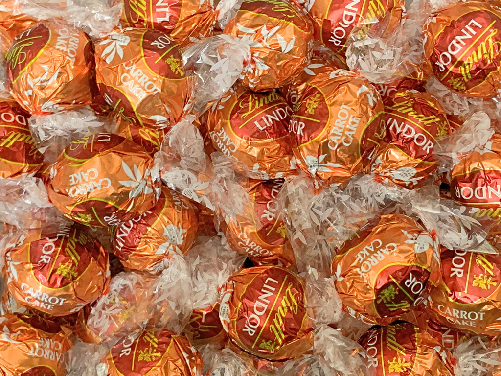 NEW | Carrot Cake White Chocolate Lindt Lindor – Chocolate Emporium