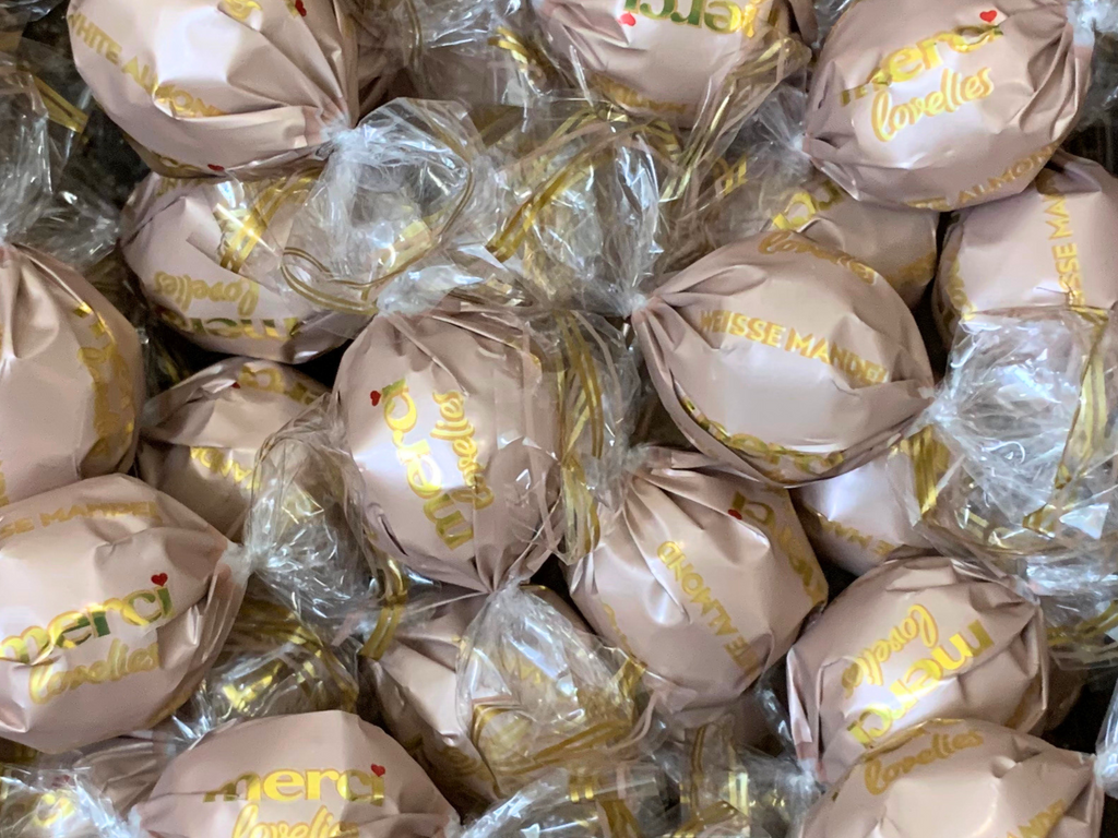 Merci | Almond White Chocolate Ball | 13g – Chocolate Emporium